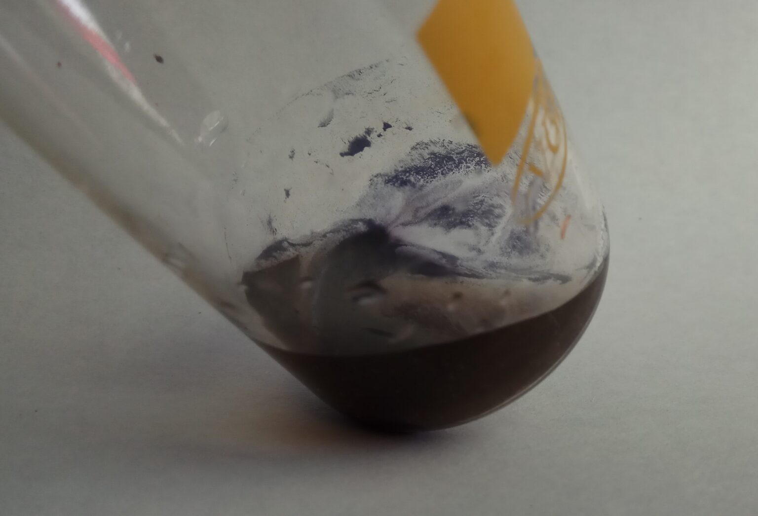 Qualitative reaction to starch. Iodine test. - Safrole